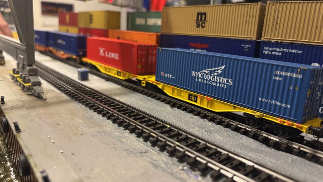 H0 1/87 Scale Models Wagon CLIP INTERMODAL Sggmrss 90’+ 2×40’HC - PT Trains